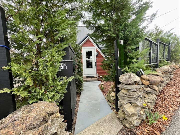 The Betsy Sweat Cottage. - Kentucky