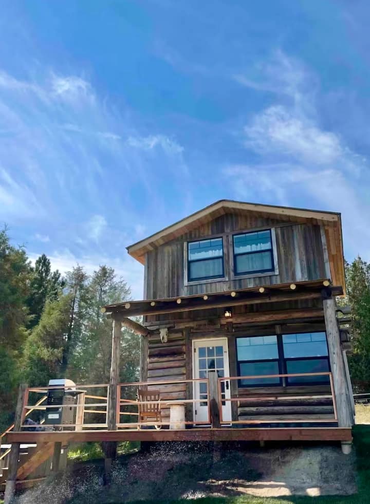 Historic Trappers Cabin Views Hot Tub Glacier Park - Columbia Falls, MT