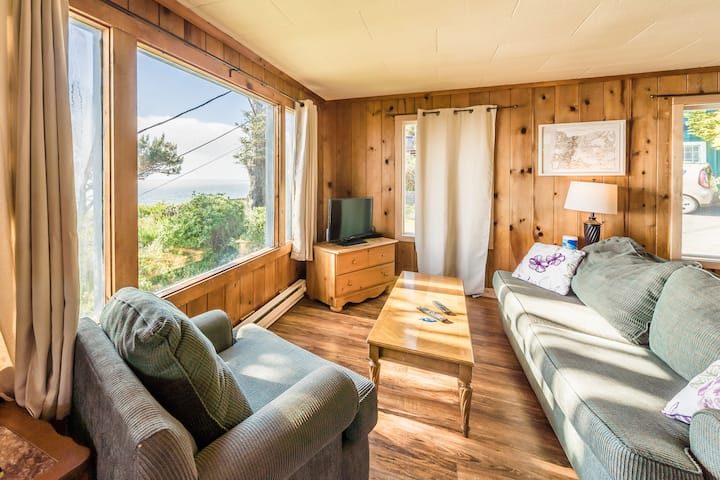 Spectacular Ocean View Condo Style Apartment - Lincoln City, OR