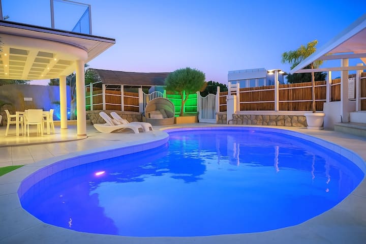 וילה גל  בריכה מחוממת    Vila Gal Heating Pool - Eilat