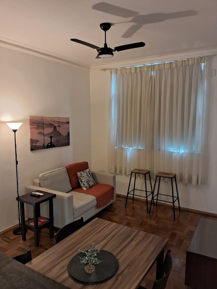 2 Quartos A 2 Min Da Praia De Copa.  Posto 6 - Rio de Janeiro, Brezilya