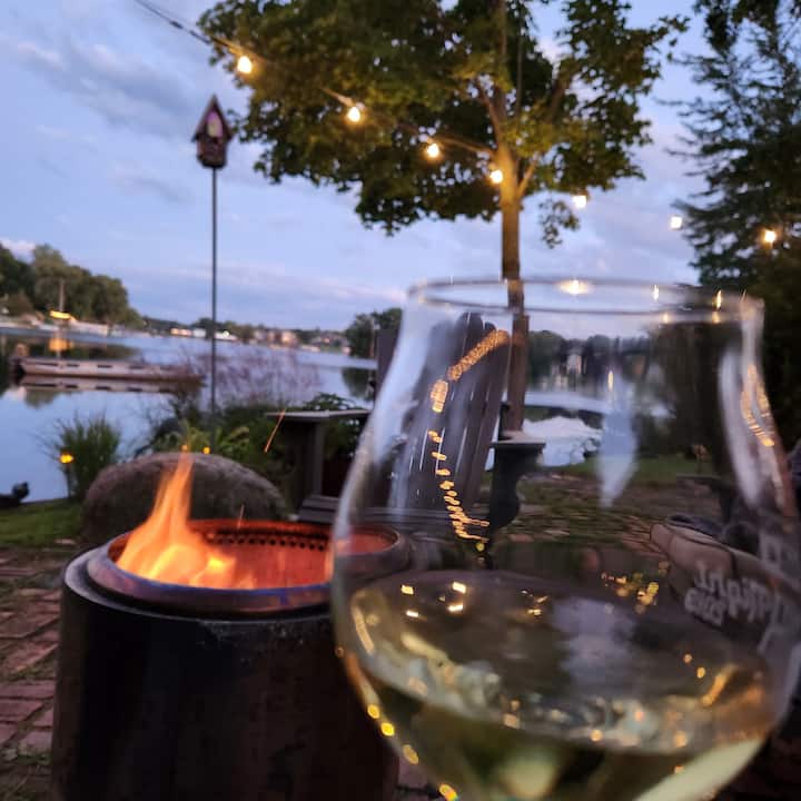 You’re On Island Time Now. Lake Home On Island - Holly Recreation Area, Holly