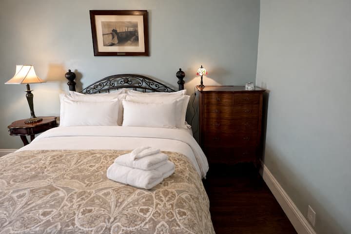 Boutique Hotel/brokline | Boston | Longwood Area - Boston, MA