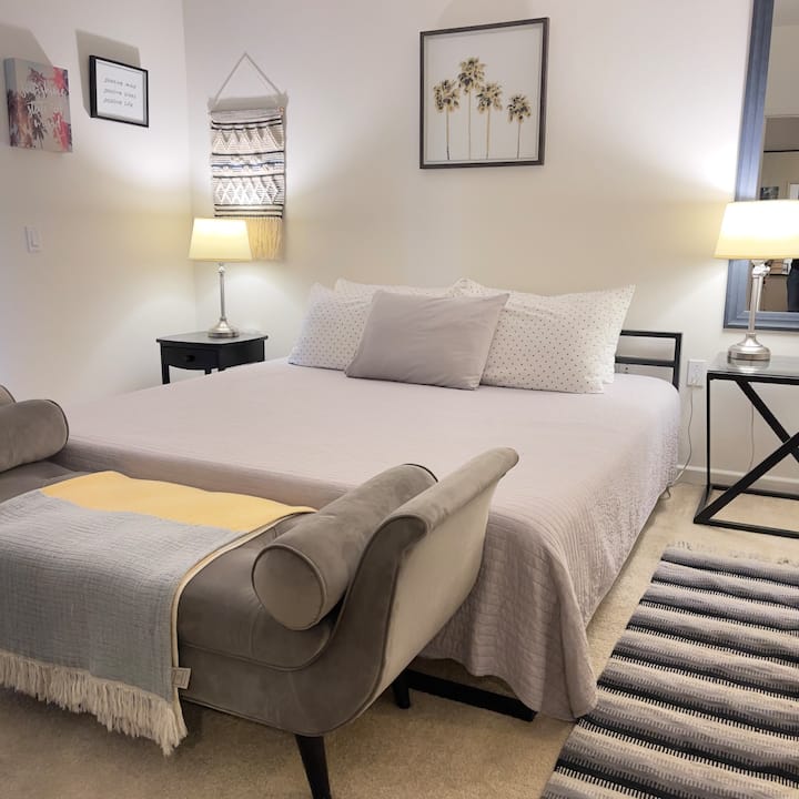 1br In 🌞Prime Location 🌴🏊‍♂️🏋️ Spacious - Irvine, CA