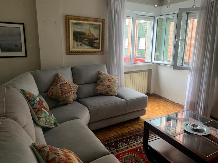 Piso Para Cuatro En El Centro. - Gijón