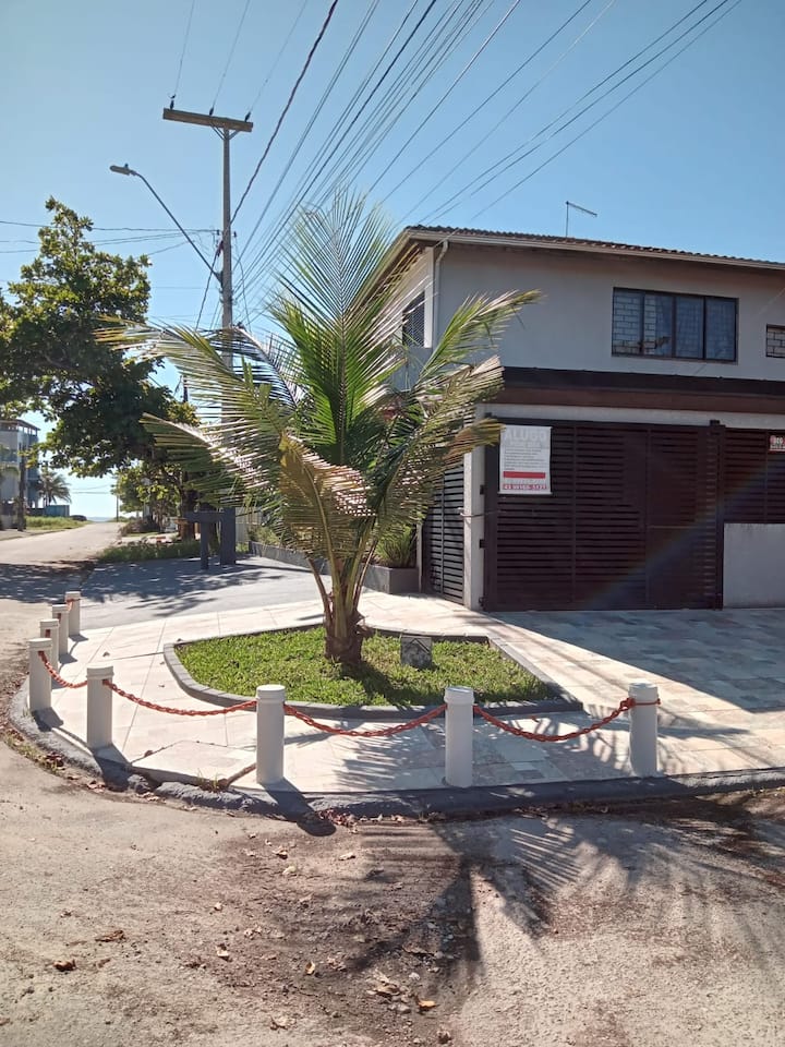 Casa Ampla E Confortável à Poucos Metros Da Praia - Matinhos