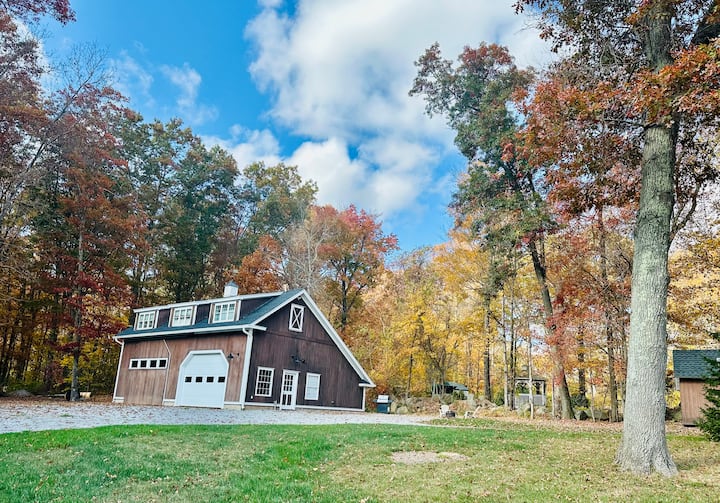 Your Own Barn Loft Suite Among The Treetops - Marlborough, CT
