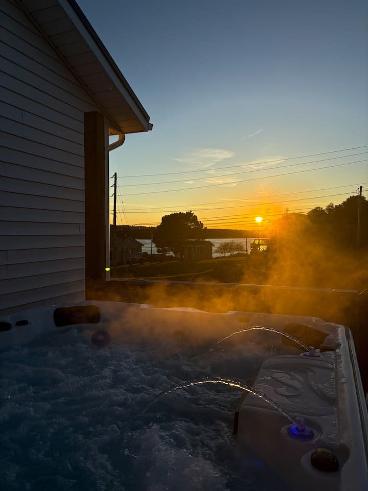 Bay Breeze Bungalow - Prince Edward Island