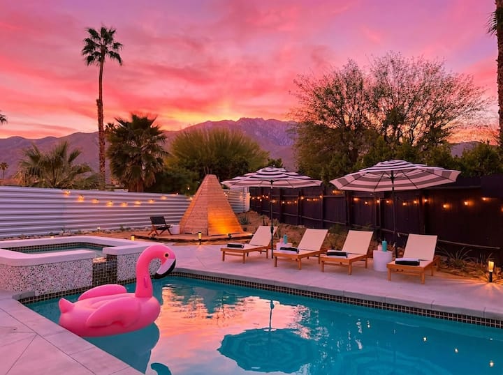 Private Oasis: Sparkling Pool, Hot Tub, Mtn Views - Palm Springs, CA