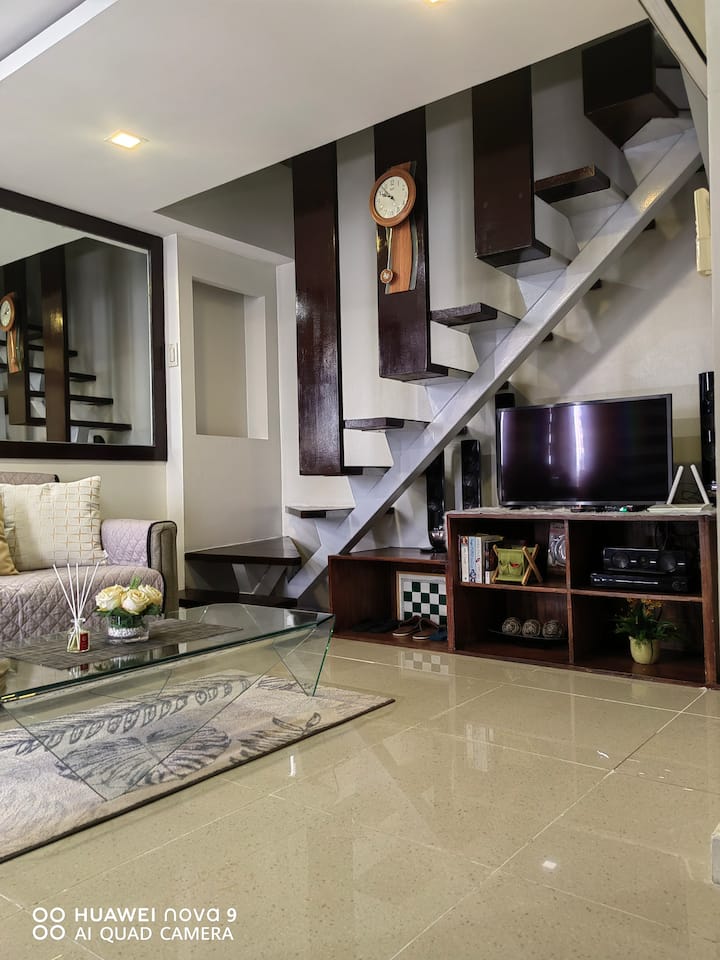 2br Bgc | Loft With Stunning City View! - Taguig