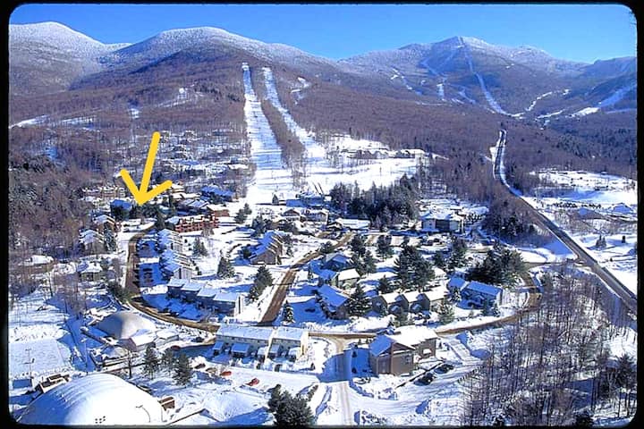 Ski-in/out Smugglers’ Notch| Fireplace, King Bed - Vermont