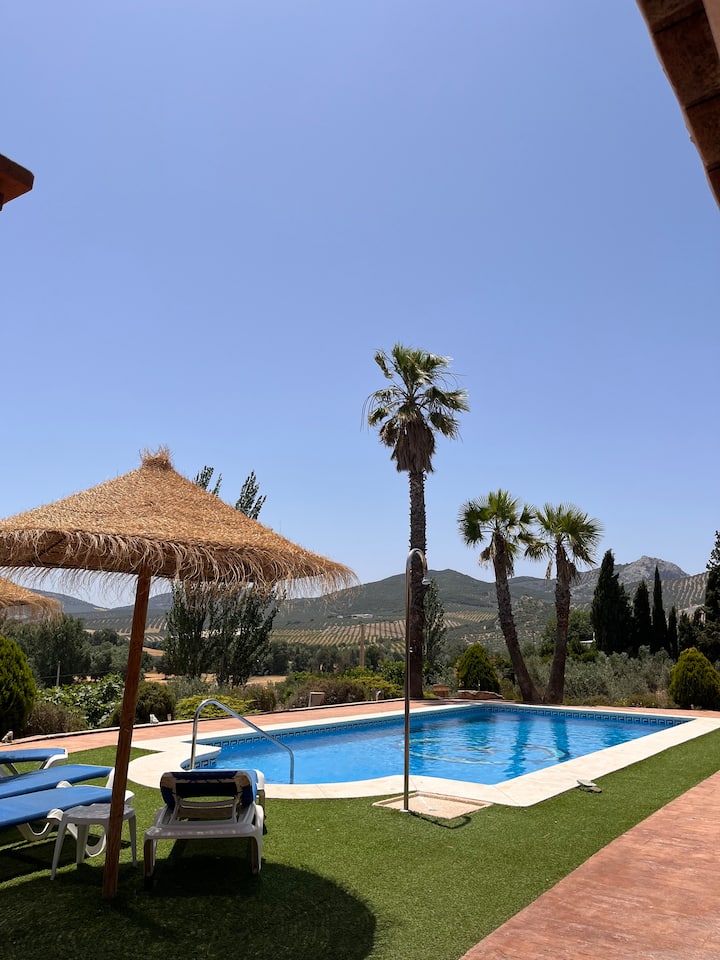 Cortijo Los Arcos – Rural Getaway With Pool - Villanueva del Rosario