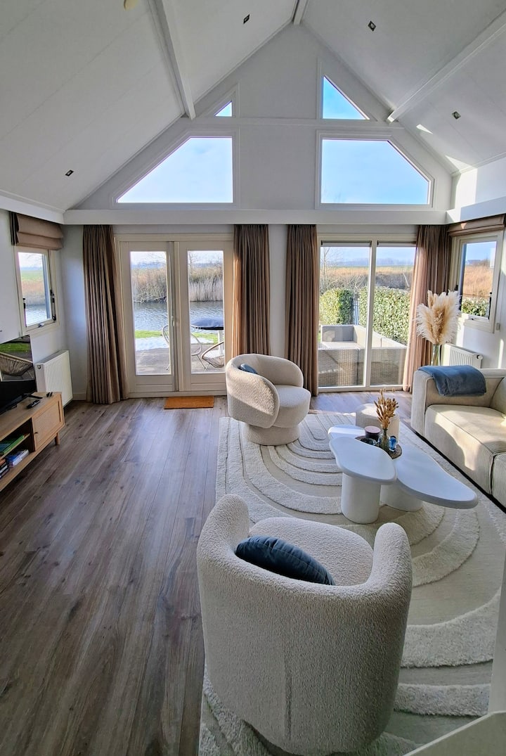 Vakantiehuisje Aan Het Water Met Bubbelbad & Airco - Goes