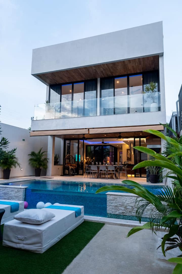 Villa: Sleeps 10 | Infinity Pool & Rooftop Jacuzzi - Tulum