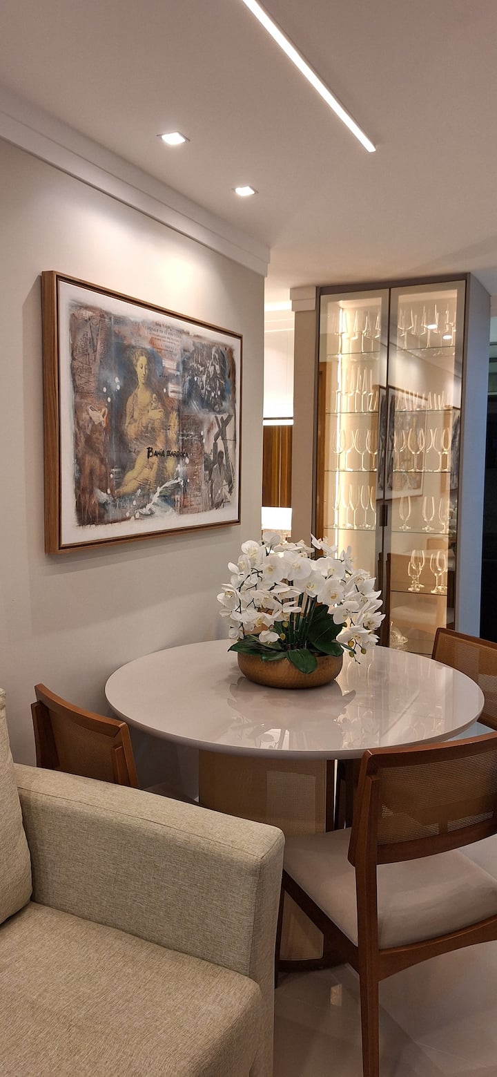 Excelente Apto Alto Padrão. - Rio Vermelho