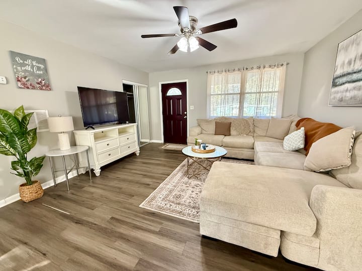 Welcome To This Wonderful Home! - Jacksonville