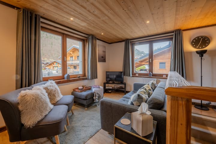 Central Montriond Shops, Restaurants, Ski Bus 200m - Morzine