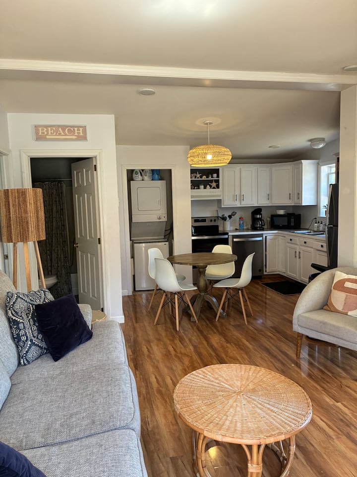 Chic Cottage W/ Pool & Hot Tub, Mins To The Beach! - Wells, ME