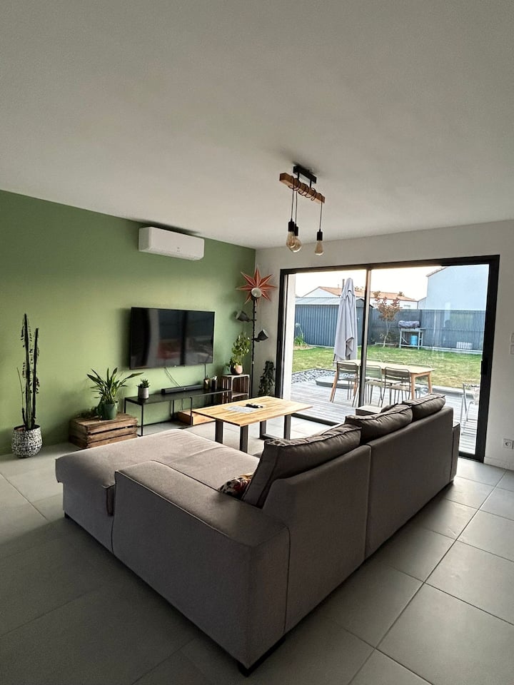 Maison Moderne En Campagne Proche Ville-plage-parc - France