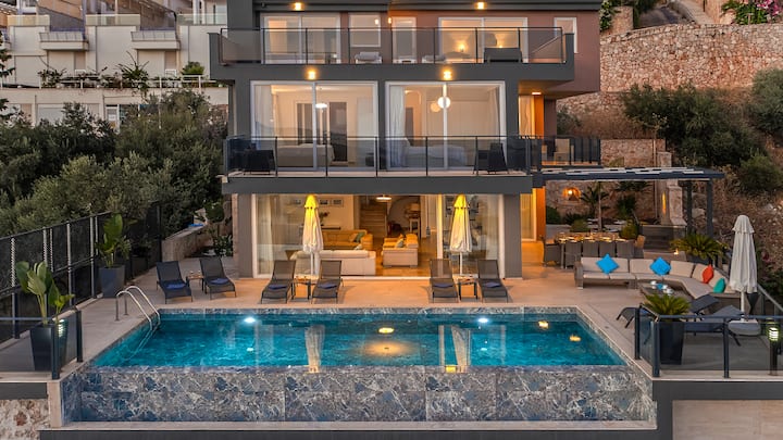 5 Odalı Lüks Villa Isıtmalı Havuz, Deniz Manzarası - Kalkan