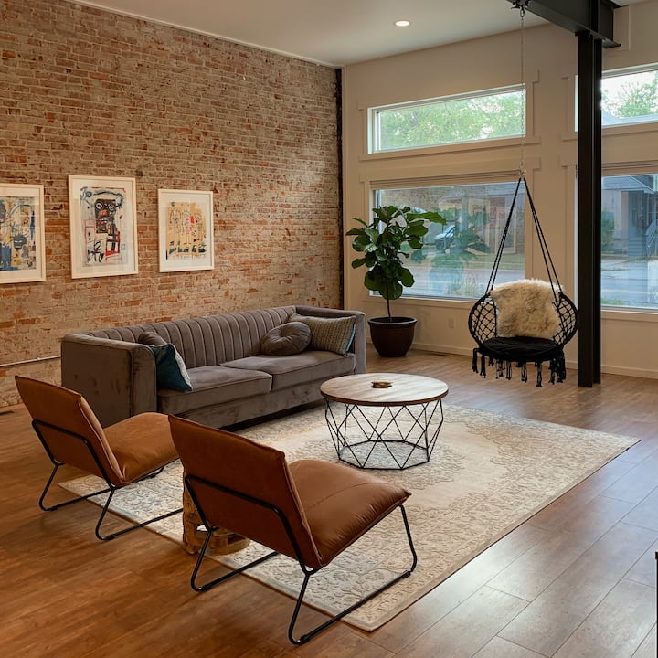 Loft In The Zoo • Premium Downtown Apartment! - 캘러머주