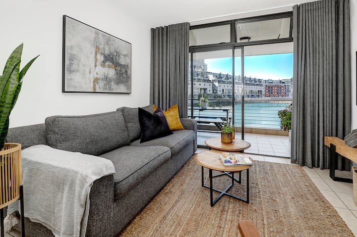 Luxury Apartment On The Water - Tyger Waterfront - Western Cape