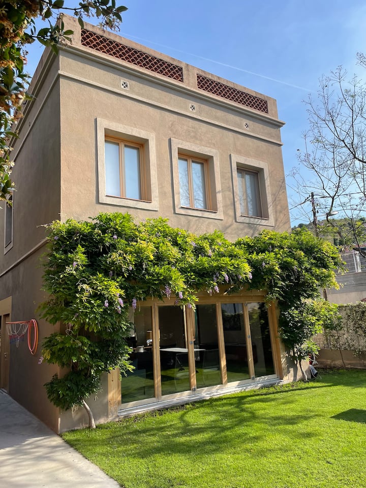 4 Bedroom Design House In Barcelona City - Barcelone