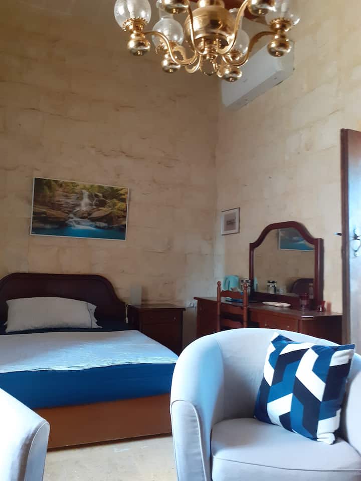 Cosy Room With Bathroom In The Shadow Of The Dome - Malte