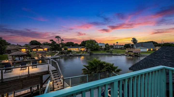 Lakeview Landing | On Madeline Lake Sleeps 10 - Galveston, TX
