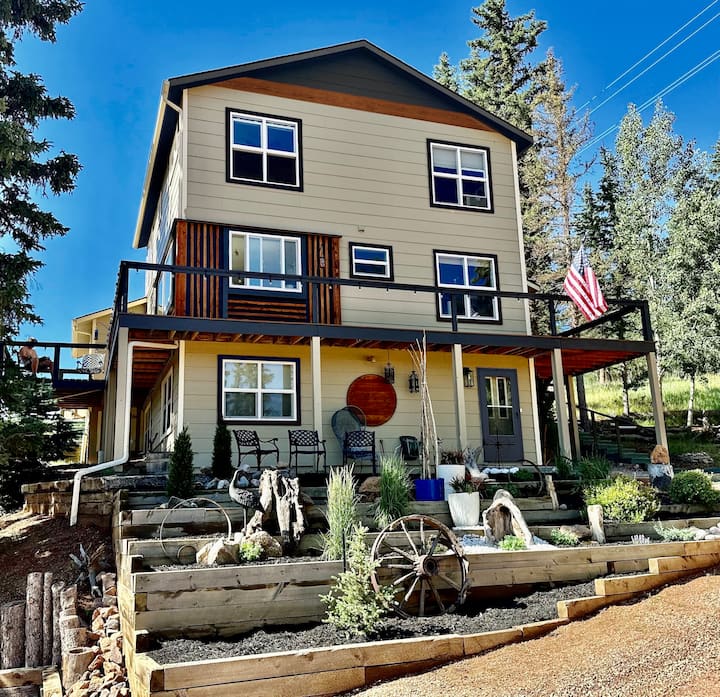 On The Lake, Entire First Floor Apartment, Hot Tub - Woodland Park, CO