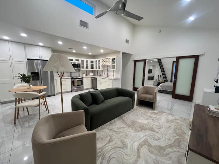 The Sunrise Suite, A Luxury 1 Bed Condo - Tucson, AZ