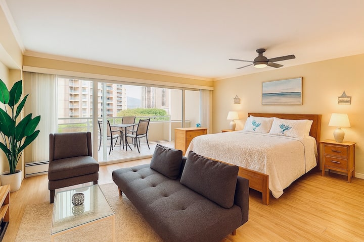 City Skyline•1br• Just Steps To Beach - Castles Beach, Kailua