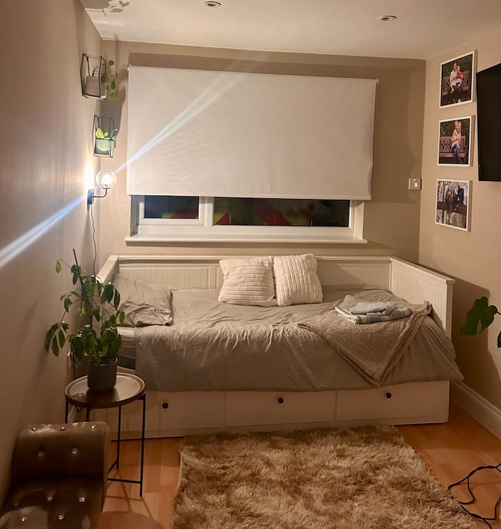 Single Room In Family Home. - Wallingford