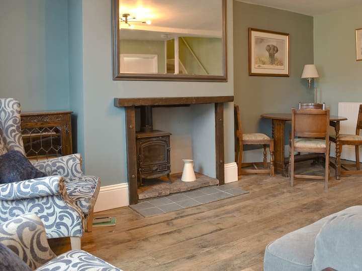 Dusty House - Alstonefield