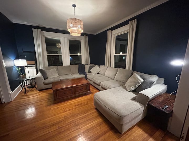 Historic Charmer Walking Distance From Downtown - Illinois