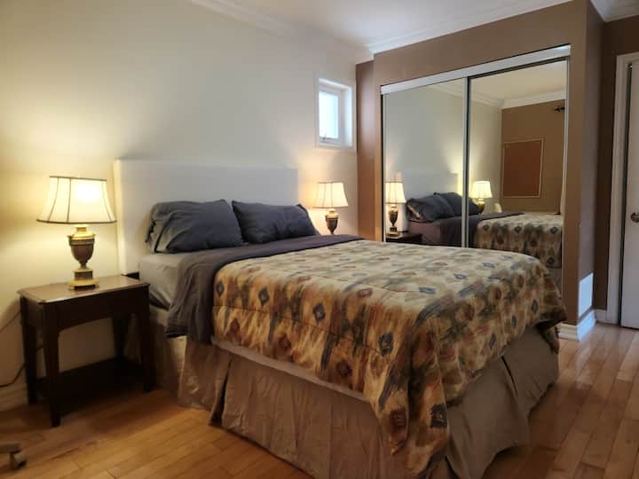 2br+2private Washroom *Ground Floor*parking Avlbl* - Toronto