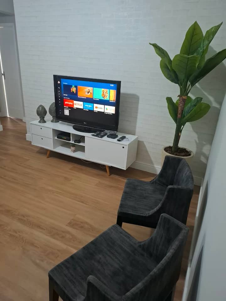 Apartamento Próximo A Praia E Shopping - Sao Vicente, Brazil