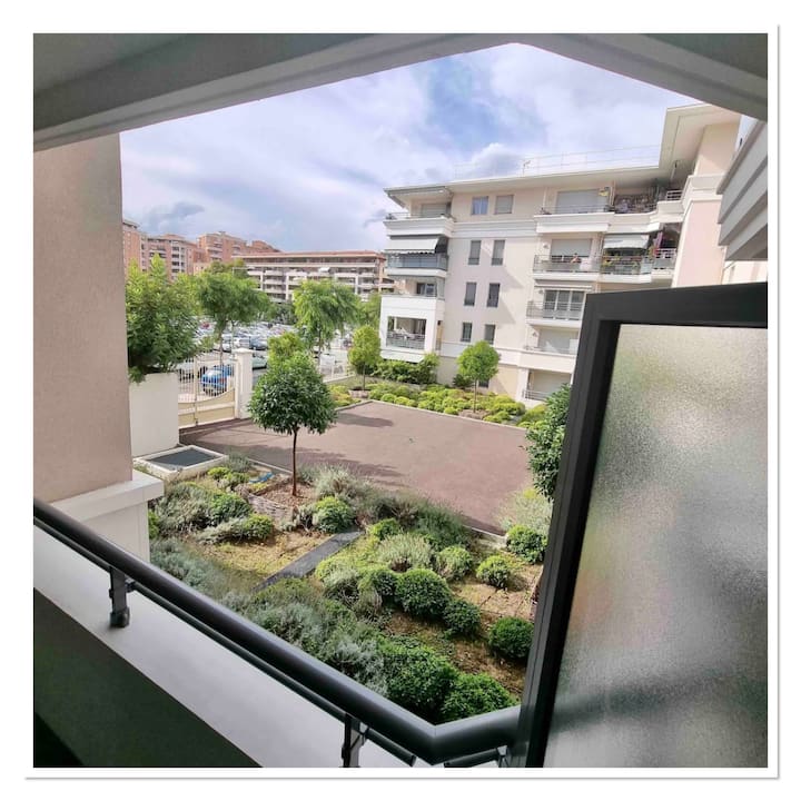 Chaleureux 2 Pièces Neuf Climatisé En Centre Ville - Nice