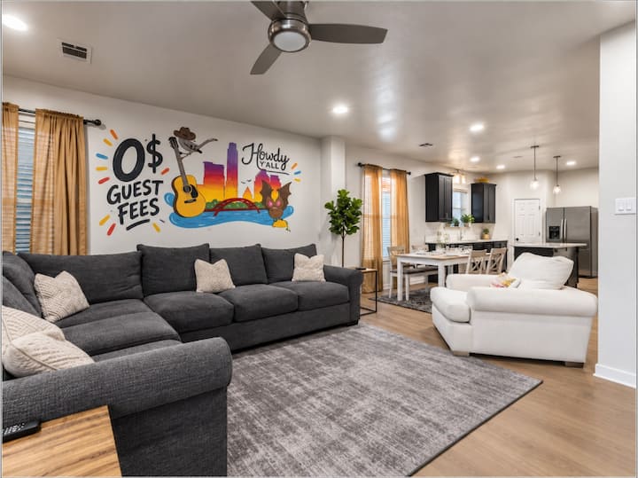 North Austin Pool Home | 5br 2ba Game Room Office - Pflugerville, TX