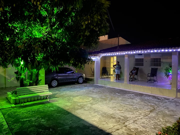 Casa Localizada No Centro Do Bairro Xingo
#Enfrente A Padaria
#Ao Lado De Lanchonetes E Restaurantes - Piranhas