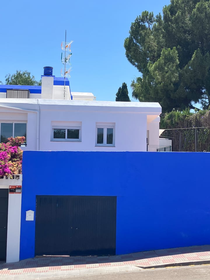 Casa Familiar Muy Cerca Del Centro De Sevilla - Camas