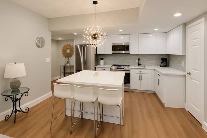 New 2 Bedroom W/deck 2 Block To Beach & Boardwalk - Atlantic City, NJ