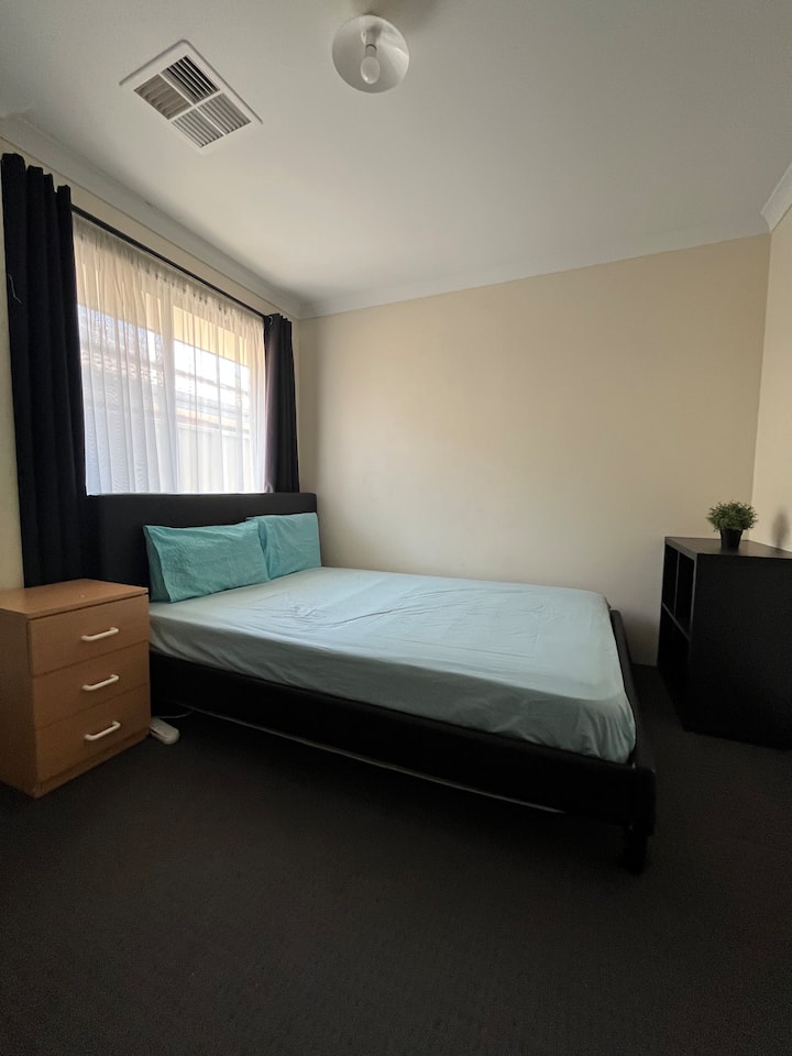Private Room Available - Woodbridge