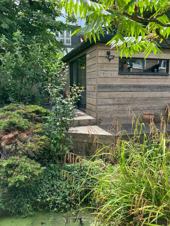 Beautiful Secluded Garden Studio - Chingford
