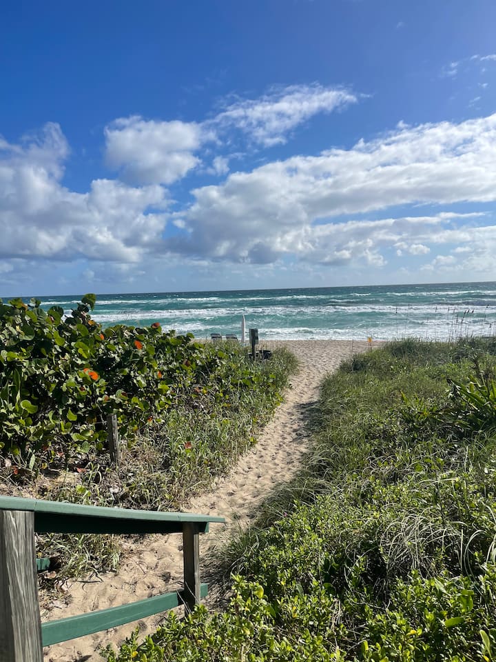 Aqua Oasis - 1.5 Miles From Beach (2) - Boynton Beach, FL
