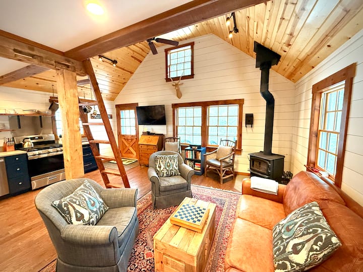 Elegant & Rustic Cabin - A Peaceful Vt Getaway. - Vermont