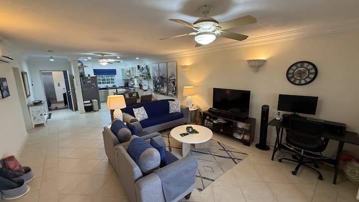 Beachfront Condo 308 Mistle Cove - Bridgetown, Barbados