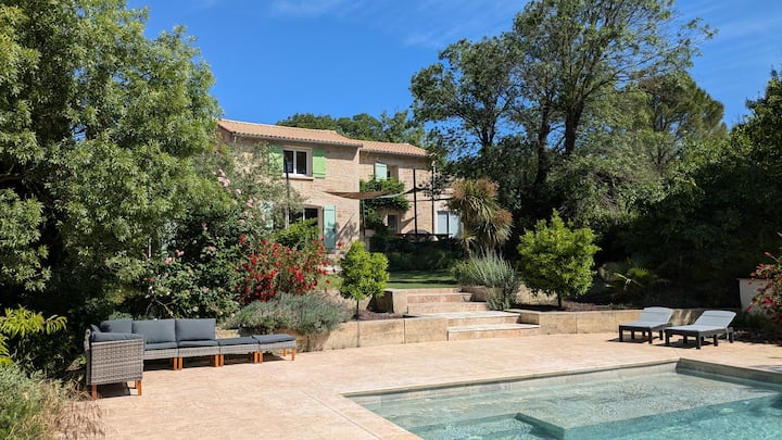Oxyzenvilla 34800 Lacoste
Villa Avec Piscine 10p - Lac du Salagou