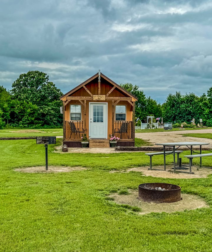 The Blue Bird Cabin At Still Waters Edge Retreat - Kansas