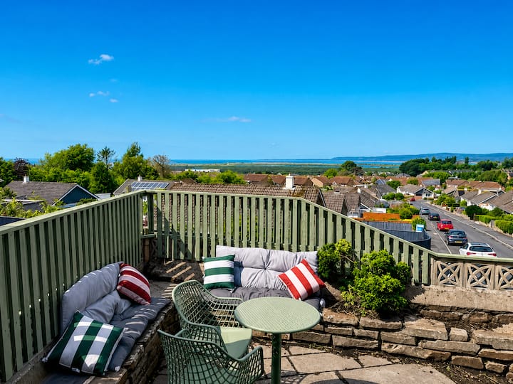 Number 9 A Seaside Home With Stunning Beach Views - Appledore